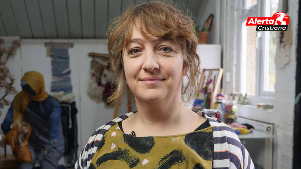 Victoria Culf, artista cristiana, fue expulsada de su propia exposición ...